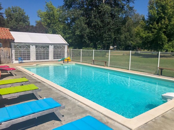Maison De Vacances 'Le Pont' Avec Piscine Partagée, Terrasse Partagée Et Jardin Partagé - Nontron