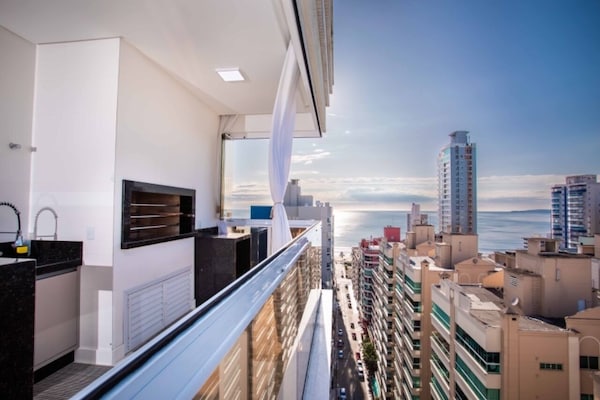 High Standard Apartment In Meia Praia For 15 People, Pet Friendly, 3 Parking Spaces - Itapema