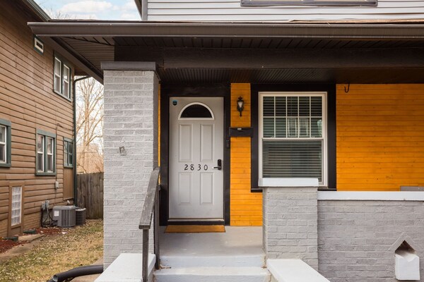 3br Dt Home, Yard + Pets, Gourmet Kitchen - Indianapolis, IN