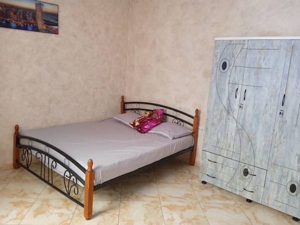 2 Bedroom Apartment With A Living Room . Space For Up To Ten People. - Batna