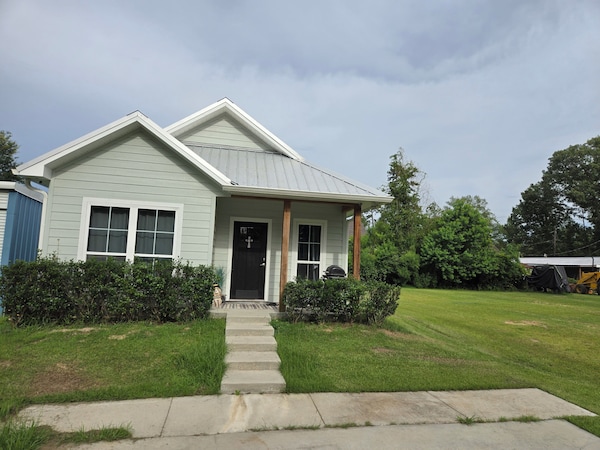 Charming 3-bedroom House With Ac, Wifi In Beautiful Springfield By The Water. - Lake Maurepas, LA