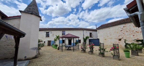 Angulus Ridet Cottages\nensemble De 3 Gîtes Tout Confort, Au Calme, Avec Piscine - Indre-et-Loire