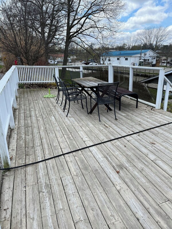River Front Cottage Close To The Beach - Port Dover