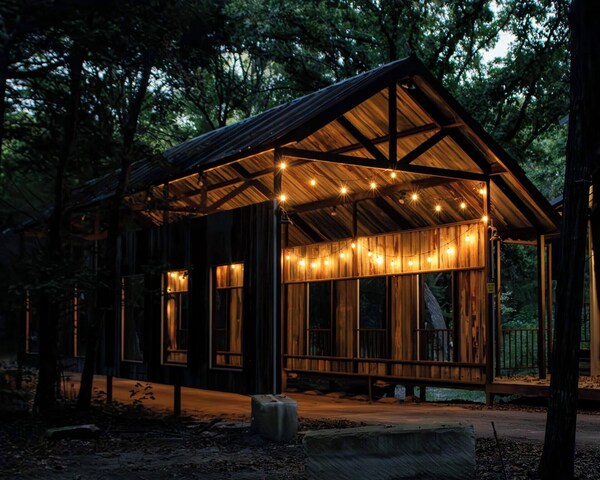 Swimming, Tree House, Basketball Court & More! - Midlothian, TX