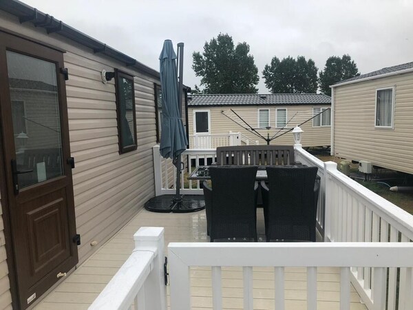 Stunning 6 Berth Caravan For Hire At Norfolk's Seashore Haven Park Ref 22005ev - Great Yarmouth