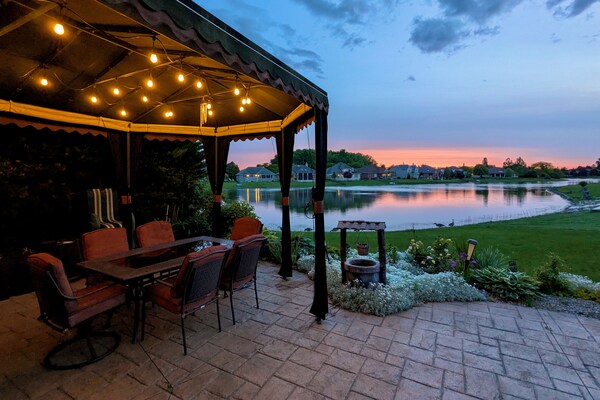 Stunning Lakeview Dreamy Getaway - Windsor