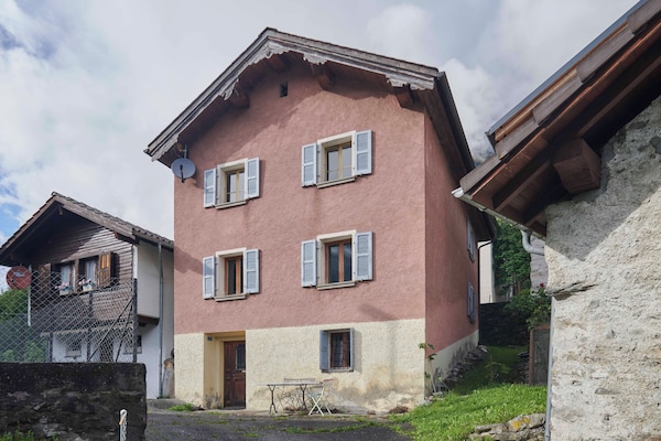 Enchanting 4-bedroom Chalet In Mesocco - Madesimo