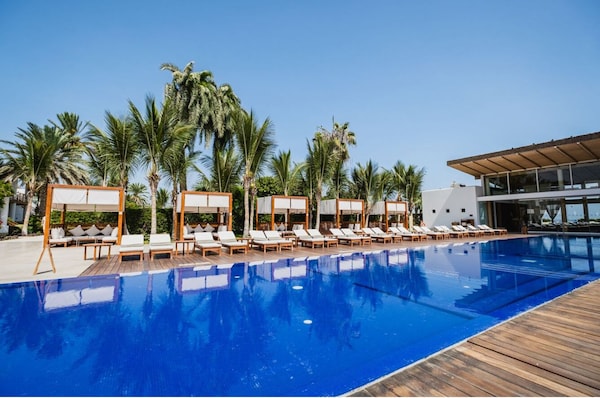 Relaxing Seaside Escape In Paracas With Free Parking & Pool Access - Paracas