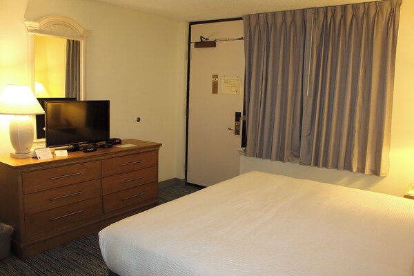 Barclay Towers Resort Oceanfront Unit With Full Oceanfront Balcony - Virginia Beach, VA