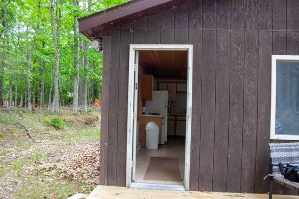 Lakeside Retreat  Twin Lakes Cabin, Bois Blanc Island - Cheboygan, MI