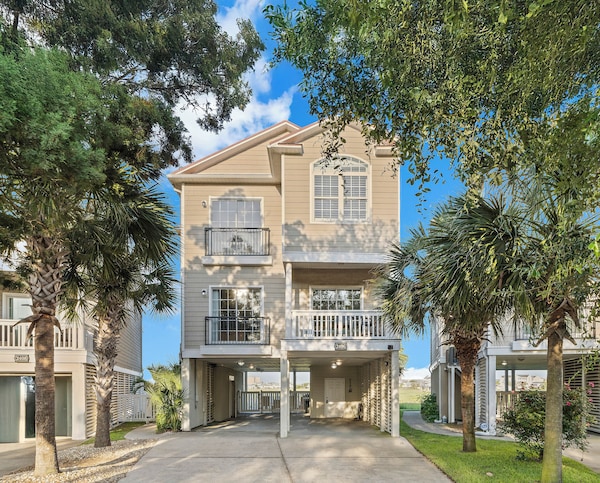 "One More Cherry On Top" - 5br/4ba Marshfront - Poolhot Tubelevatorsleeps 14 - Sunset Beach, NC