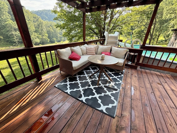 The Cryptid Ranch - 4 Bedroom Cryptid Themed Home Close To Amenities - 西維吉尼亞