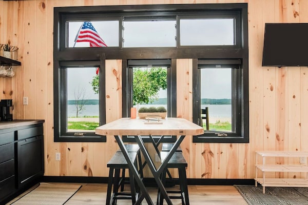 Modern Twin Cabin On Lake Charlevoix, Boat Rentals - Charlevoix, MI
