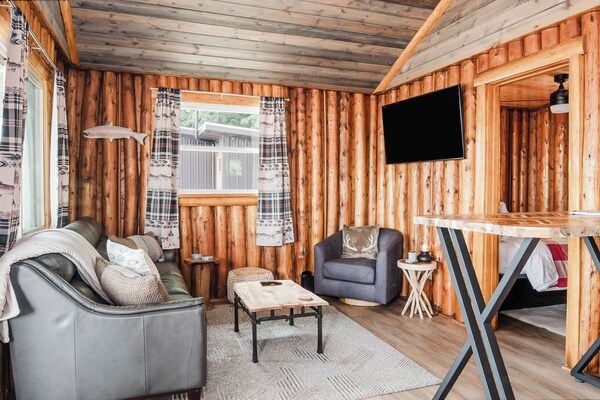 Rustic Twin Cabin On Lake Charlevoix, Boat Rentals - Charlevoix, MI