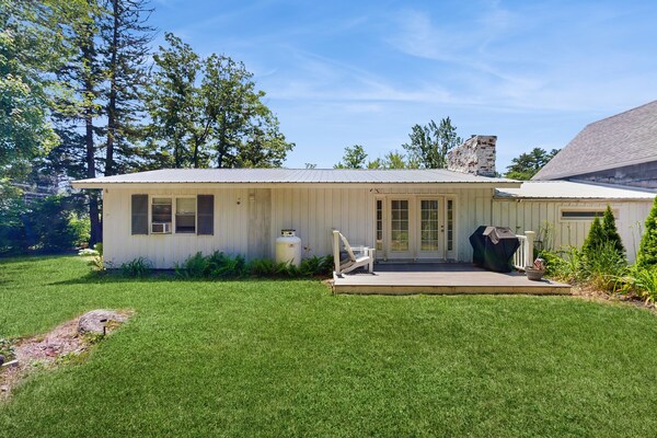 Intown Home W/ Views, Private Deck & Firepit; Close To  Mt. Cranmore - Conway, NH