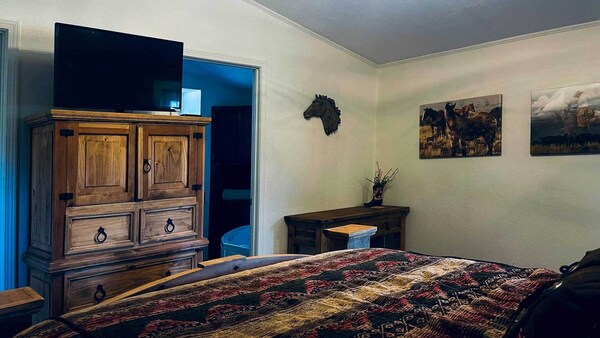 Rustic 2-bed/2-bath, Horse Ranch, Hvac, Wifi, Full Kitchen, 5 Min > Town - Copan Lake, OK