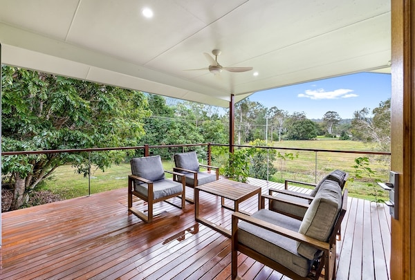 Quiet Ninderry Cottage With Peaceful Rural Outlook - Noosa