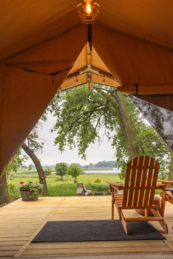 Glamp And Uncork At Painted Prairie Vineyard - The Lakes, MN