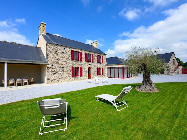 5-star Gîte With Indoor Pool, Spa, Sauna, Gym And Games Room - Cotentin