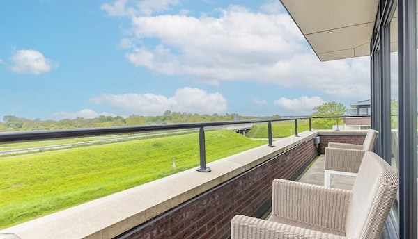 2 Spacious Wellness Retreat | Spa, Pool & Resort Access | Beach & Nature Park - Vrouwenpolder