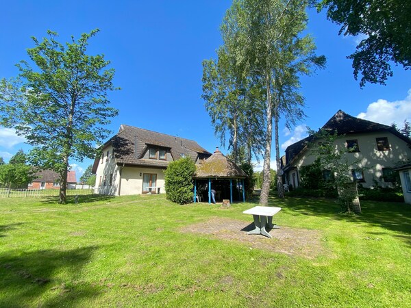 Zum Zeesenboot App. 9 - Zum Zeesenboot App. 9? Vacation Apartment With Garden, Barbecue - Prerow