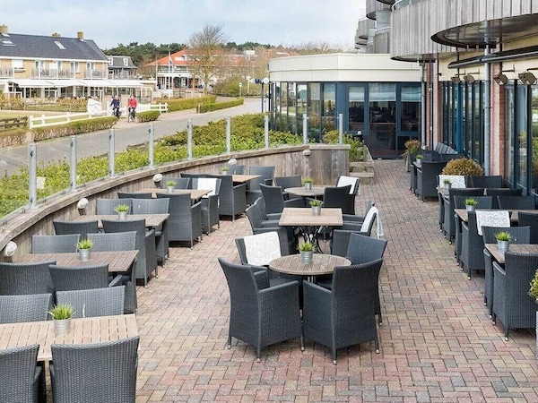 Seaside Hotel Close To Ameland Trails, Ferry & Beach Access - 3 Units - Friesland