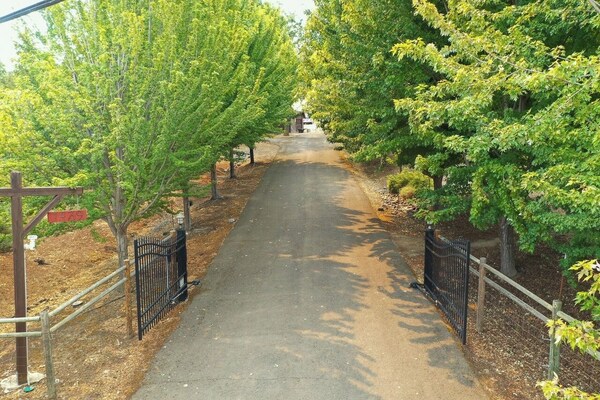 1960's Farmhouse- Views! - Gated-wineries-rogue X - Oregon