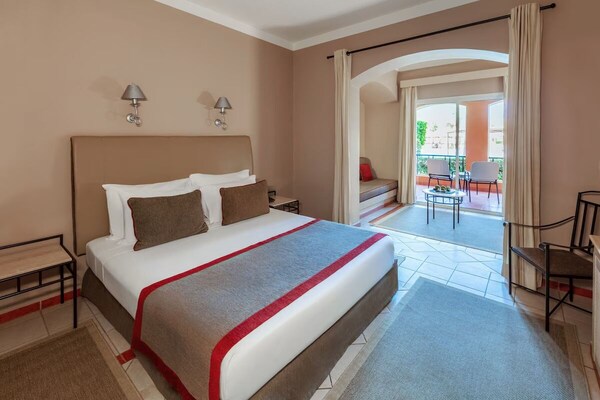 4 Tranquil Rooms With Balcony And Pool & Direct Access To Private Sandy Beach - Hurgada