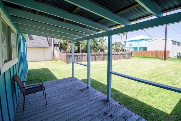 Cozy House With Everything You Need! - Port Mansfield, TX