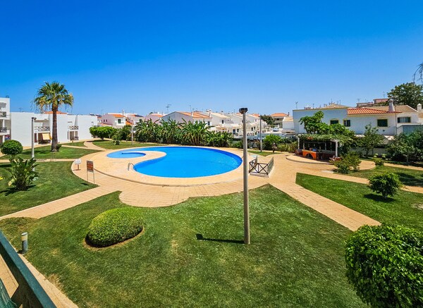 Sun Lovers Altura T1 Pool & Balcony - Altura