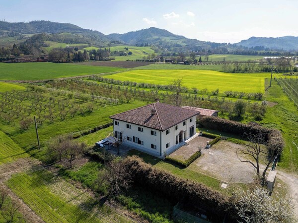 Villa Corte Dello Zanchino, Surrounded By Greenery - Casalecchio di Reno