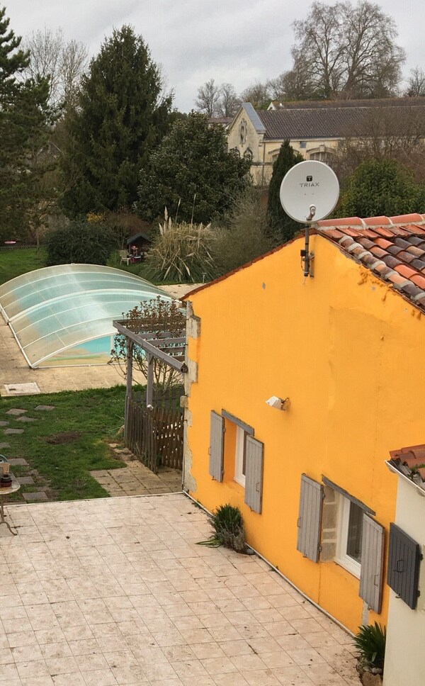 Gîte Bien éQuipé Avec Piscine, Grand Jardin, Salon De Jardin X2,  Barbecue, - Charente-Maritime