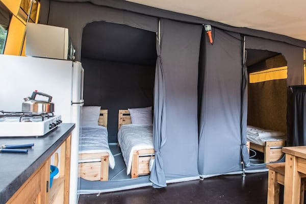 Comfort Tent - Zwei Schlafzimmer Resort, Schläft 4 - Belgien