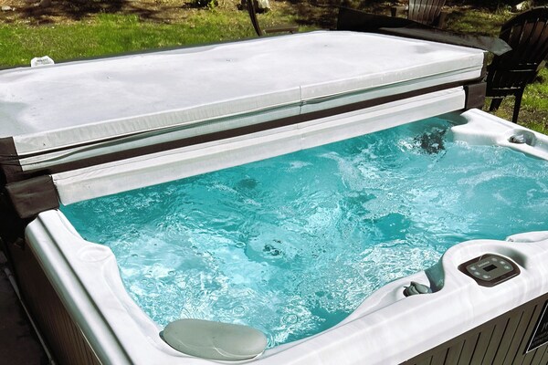 New! Dream 5br Oasis W/ Hot Tub, Ac, Near Skaket, Nauset, Bike Trail, And Shops - Brewster, MA