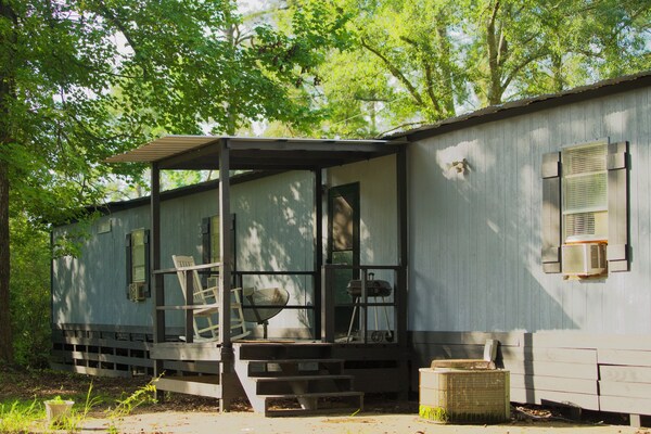 3-bedroom Mobile Home In Wonderful Mount Hermon With Wifi, Ac, And Internet. - Louisiana