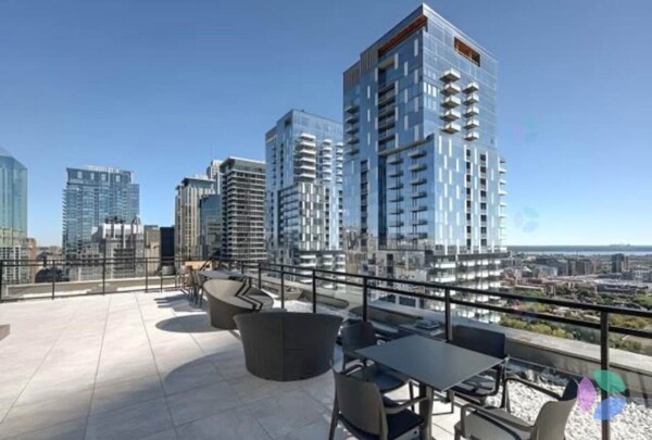 Downtown Condo Montreal - Pool, Patio - Lasalle