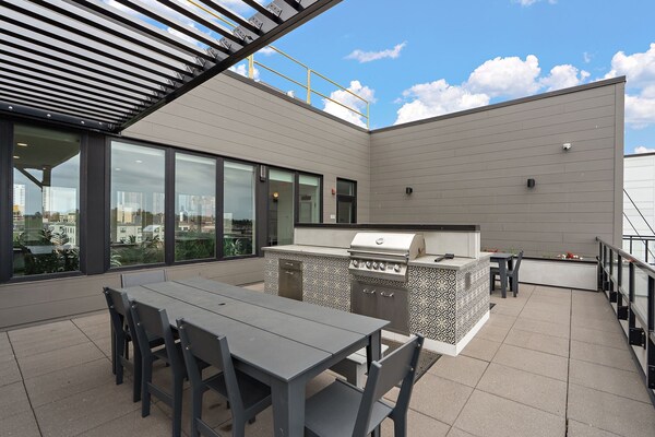 Stylish 1b In Dt Minneapolis, Minutes To Minneapolis Convention Center & Us Bank - Maple Grove, MN
