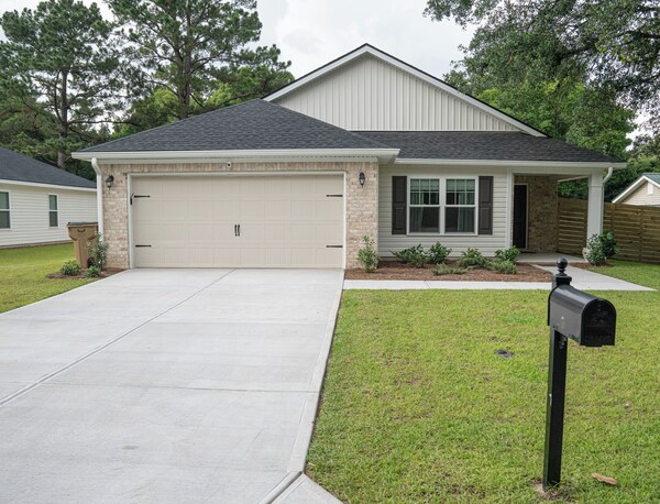 Newly Built 4br 2ba Home In The Heart Of Pooler, Ga!  1 Mile From I-95 And I-16. - Pooler, GA