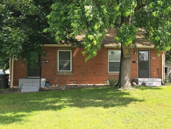 The Blue Ribbon Duplex - Des Moines, IA