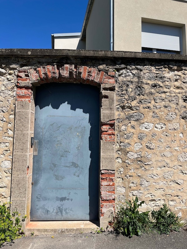 T1 Avec Coin Nuit Clim, Cuisine, Tout Confort - Bourges