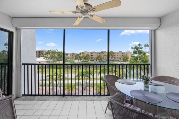 New To The Rental Market Sandpebble 3f - Coastal Comfort On Sanibel Island - Sanibel, FL