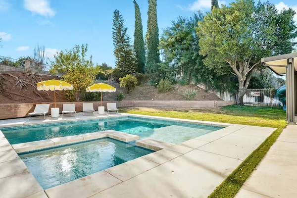 5br Fun Haven: Pool, Mini Golf, Movie, Gameroom - Moreno Valley, CA