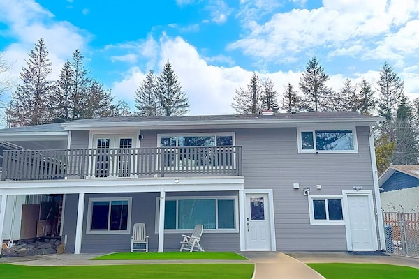 Private Studio/5 Min To Dt / Self Check-in / 75"tv - Williams Lake
