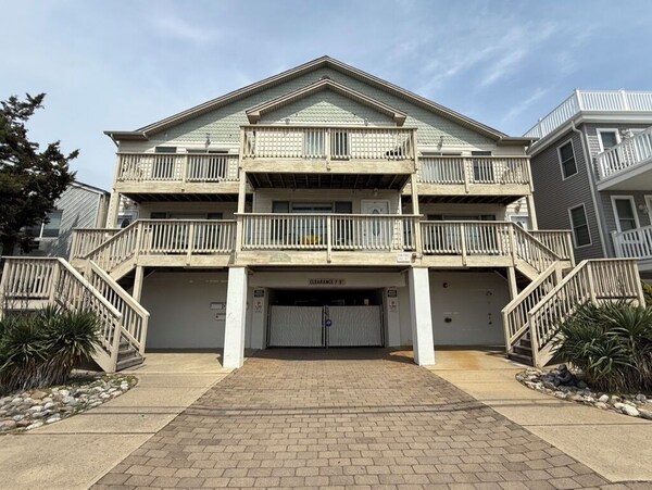 Spacious 3-bed 2-bath W/parking, W/d, Beach Tags & More In Fabulous Seaside - Lavallette, NJ