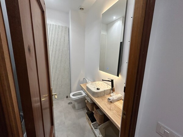 Stylish Apartment Fully Renovated, In The Trendy Neighboorhood Of Chamberi! - Madrid