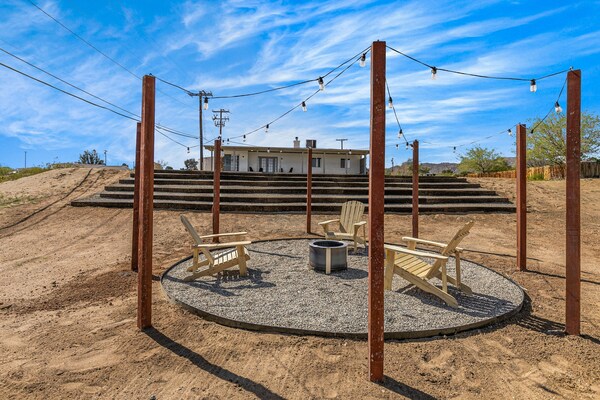 Cozy Desert Home W/ Private Pool, Fire Pit, Work Desk - Minutes To Town - Joshua Tree, CA