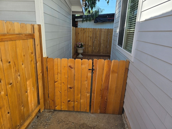 One Bedroom House - Troutdale, OR