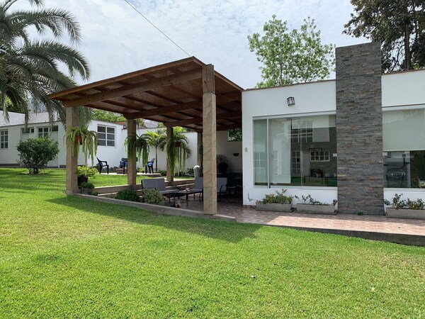 Casa De Campo Pachacamac, Piscina, Parrilla Totalmente Equipada. - Lima