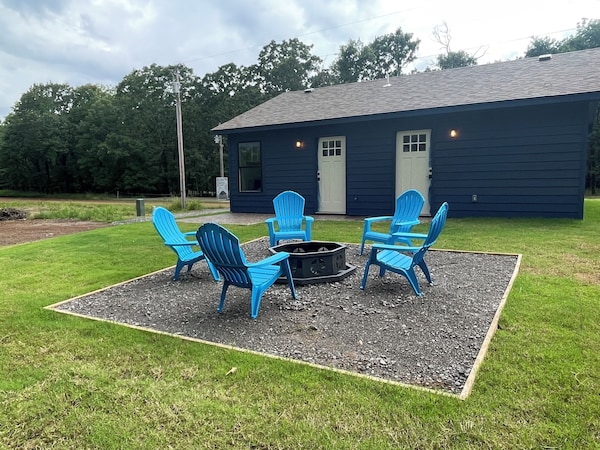 Sapphire Cabin By Ft. Gibson Lake Modern Getaway With Firepit. Hot Tub Coming! - Sequoyah Bay State Park, Wagoner