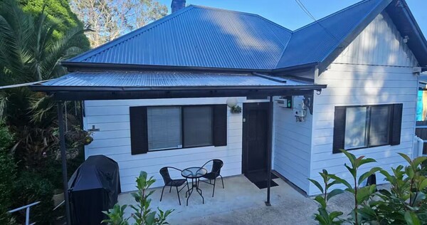 Charming 2-bedroom Apartment In Delightful Katoomba With Ac - Katoomba